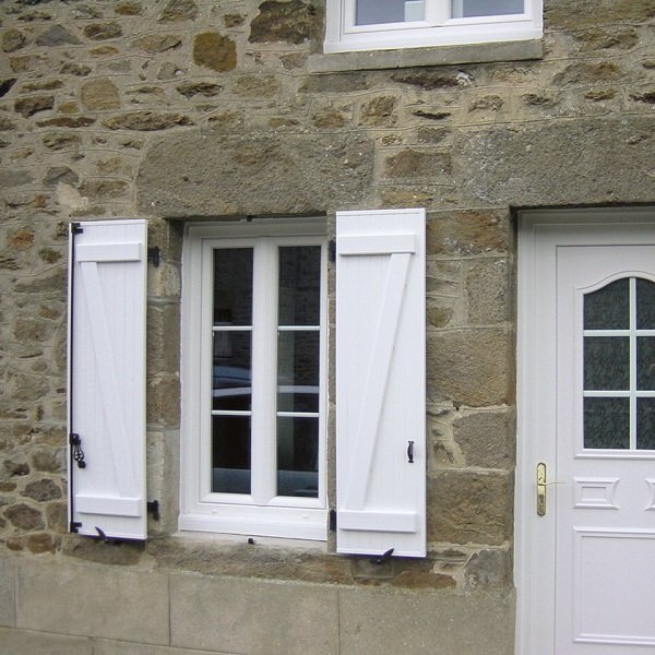 Volets battants PVC blanc